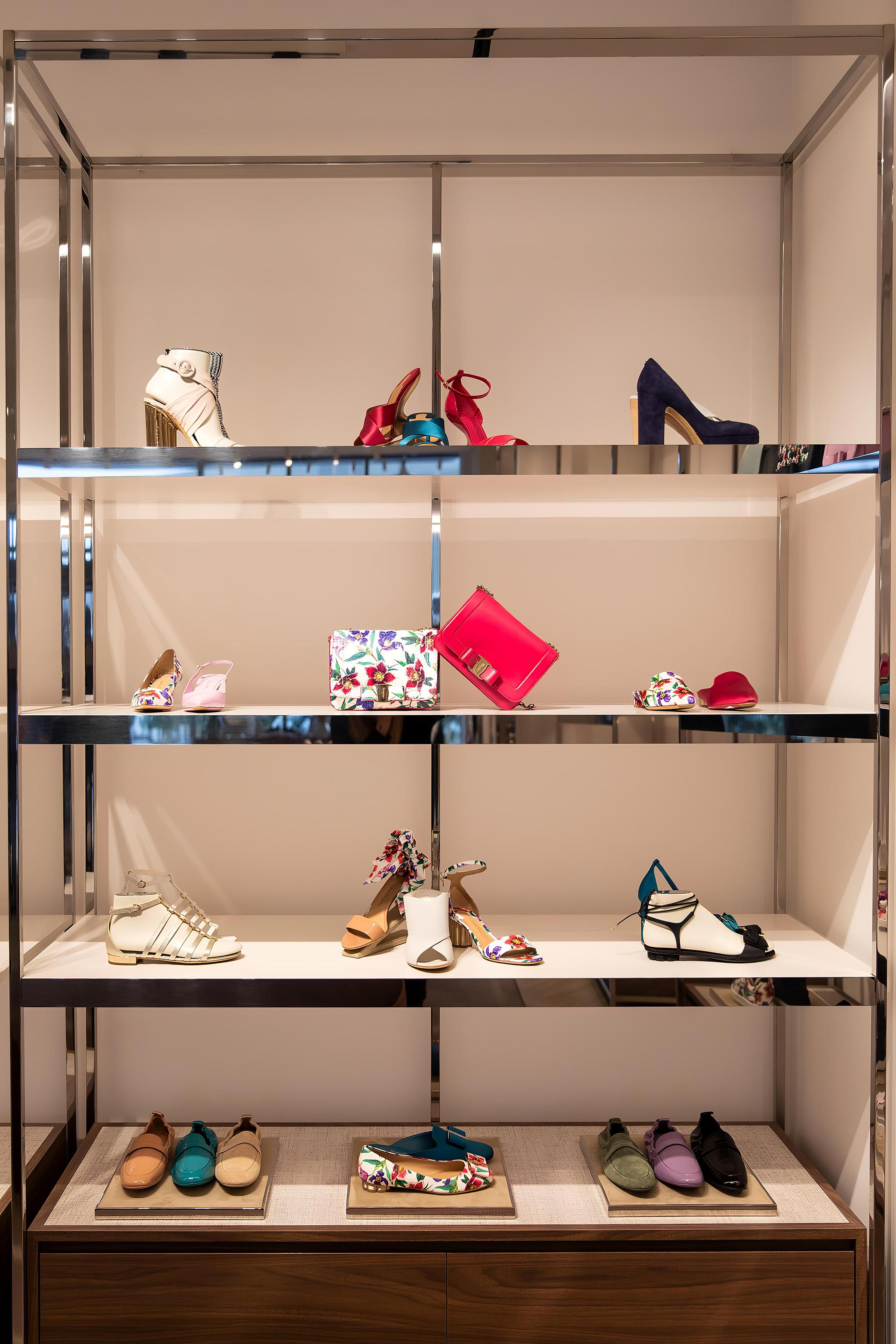 Ferragamo OUTLET • Sale bis 70%* | Outletcity Metzingen