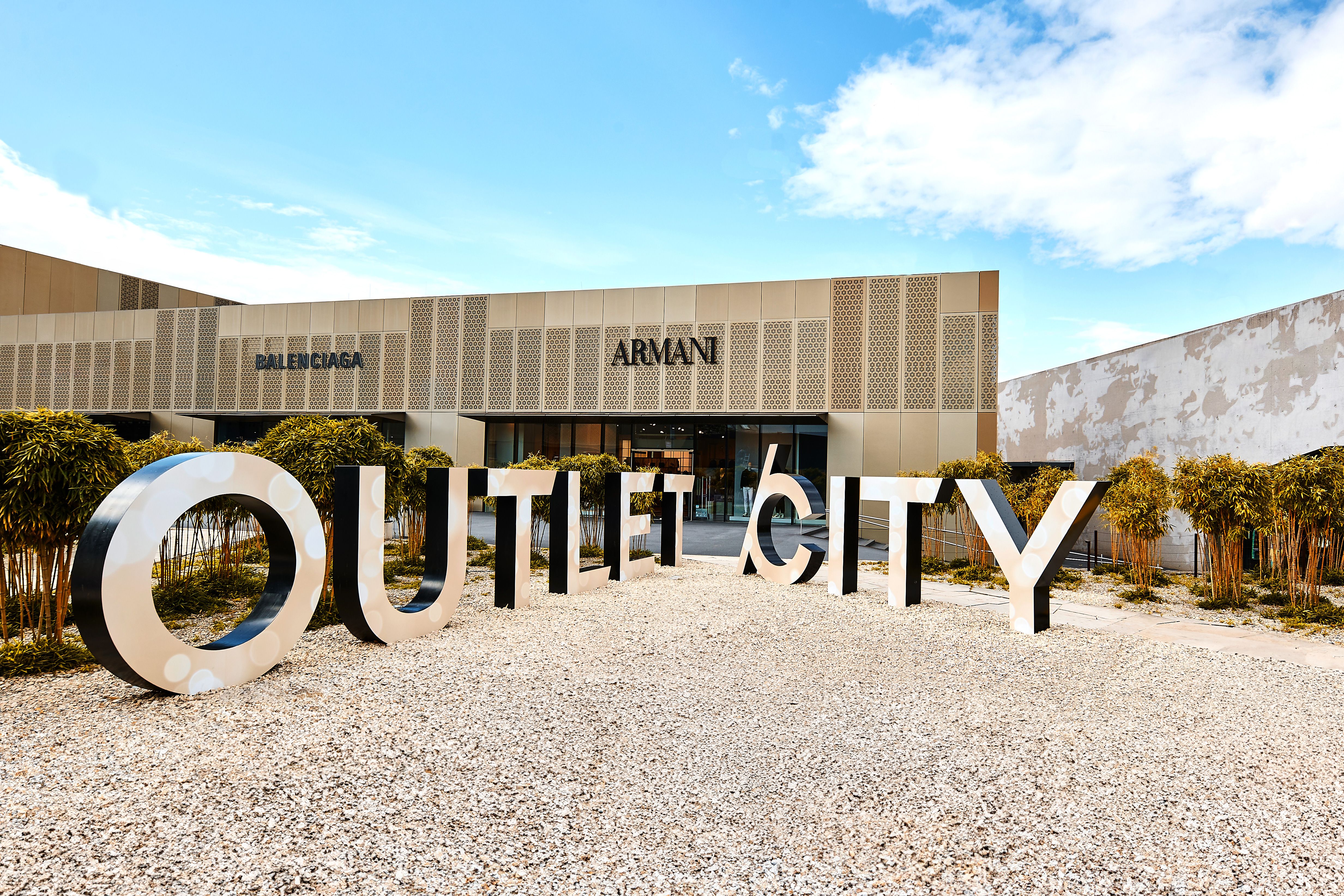 Outletcity Metzingen • Fashion bis 70%* reduziert | Designer Outlet